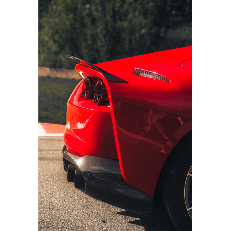 Heckspoiler Spoiler Lippe V2 Vollcarbon Carbon passend für Ferrari 812 ...